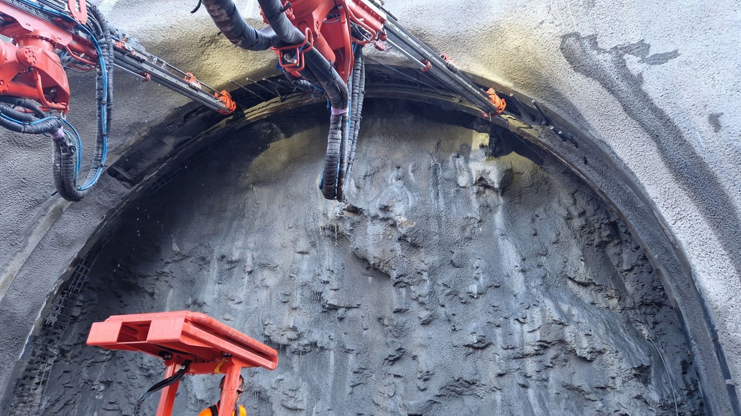 First blasting at the Sisikon tunnel